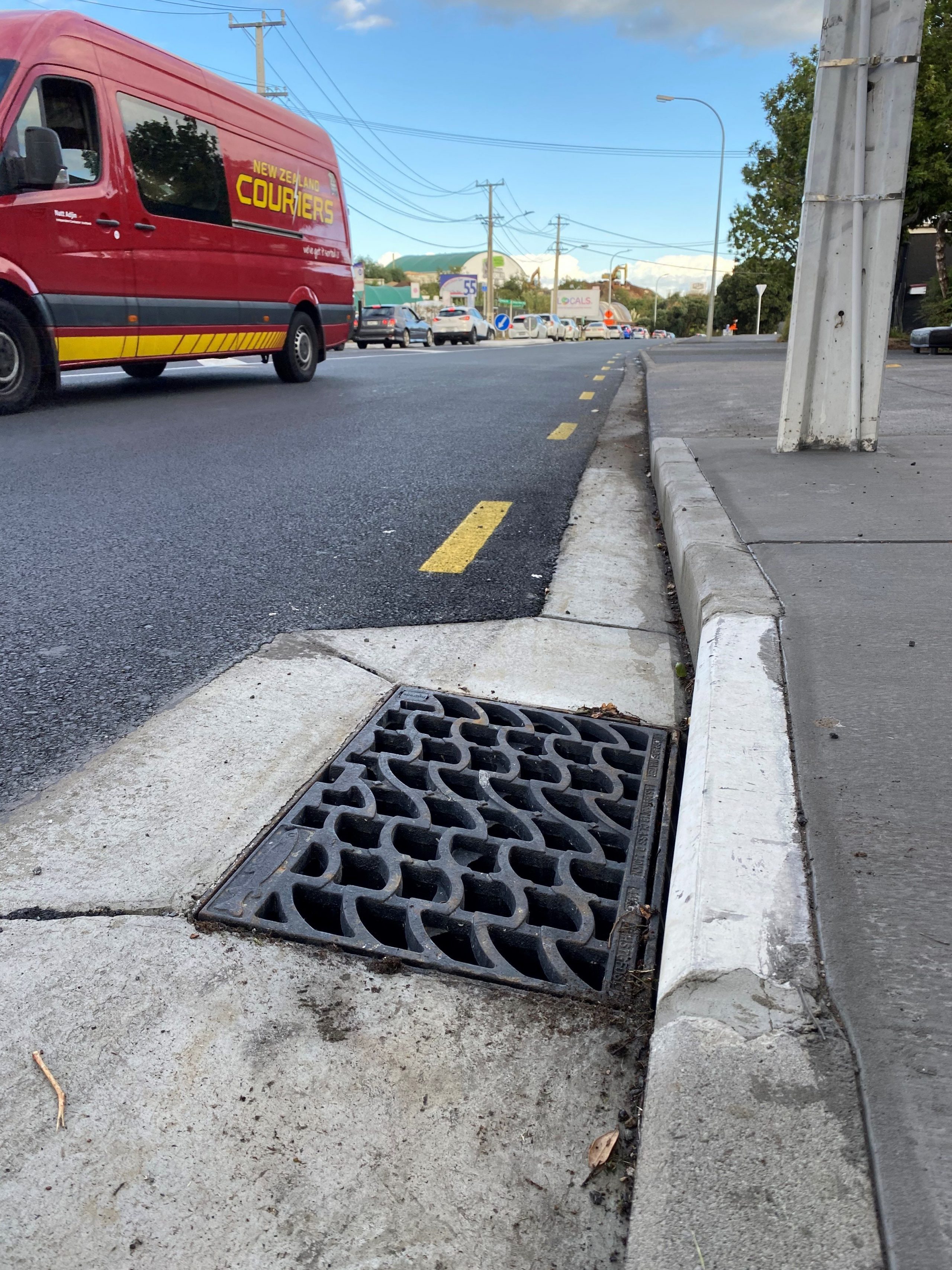 Hydro Slam Lock Stormwater Grate and Frame - Hygrade Water New Zealand